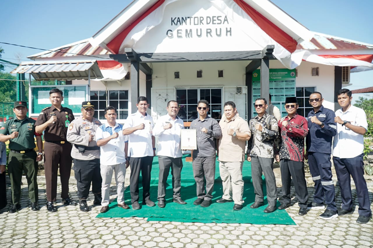 Bupati Karimun H. Ings Iskandarsyah Resmikan Lapangan Futsal dan ...