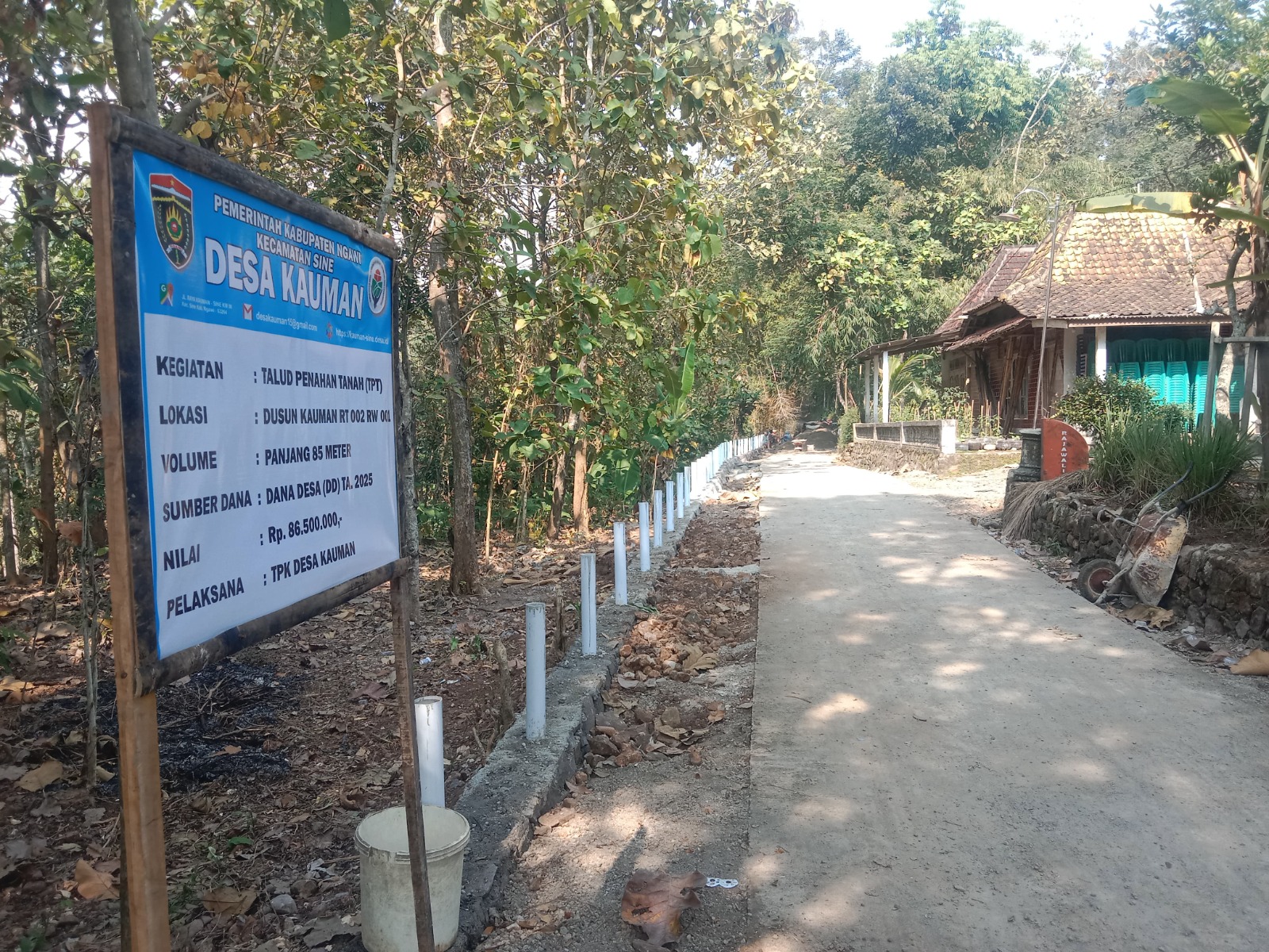 Pemerintah Desa Kauman Terus Berkarya Dengan Membangun Talud Penahan ...